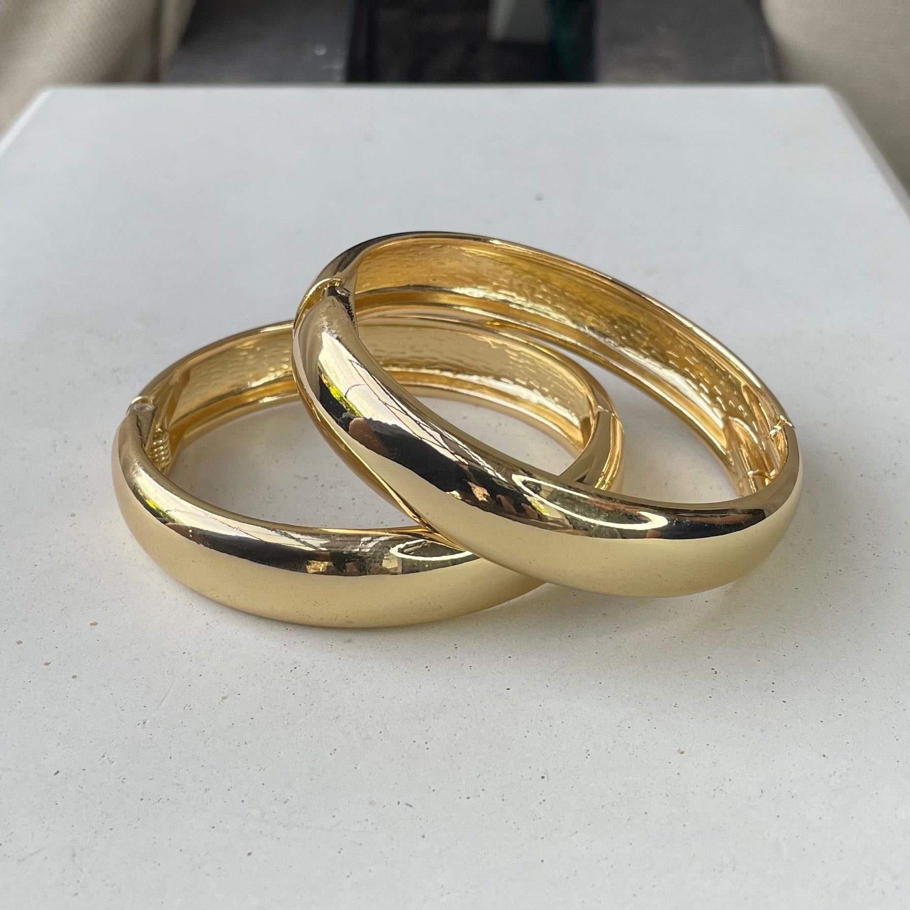 Golden basic bangle – Soleil Jewels